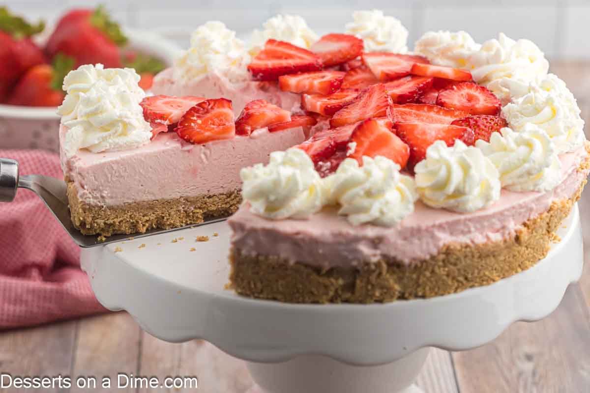 No Bake Strawberry Cheesecake - Desserts on a Dime