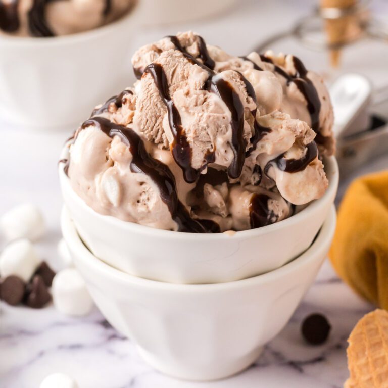 Hot Chocolate Ice Cream - Desserts on a Dime