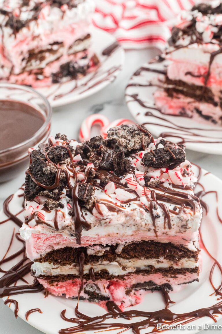 Christmas Ice Cream Cake - Desserts on a Dime