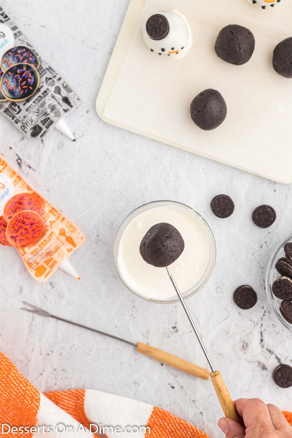 Snowman Oreo Balls - Desserts on a Dime