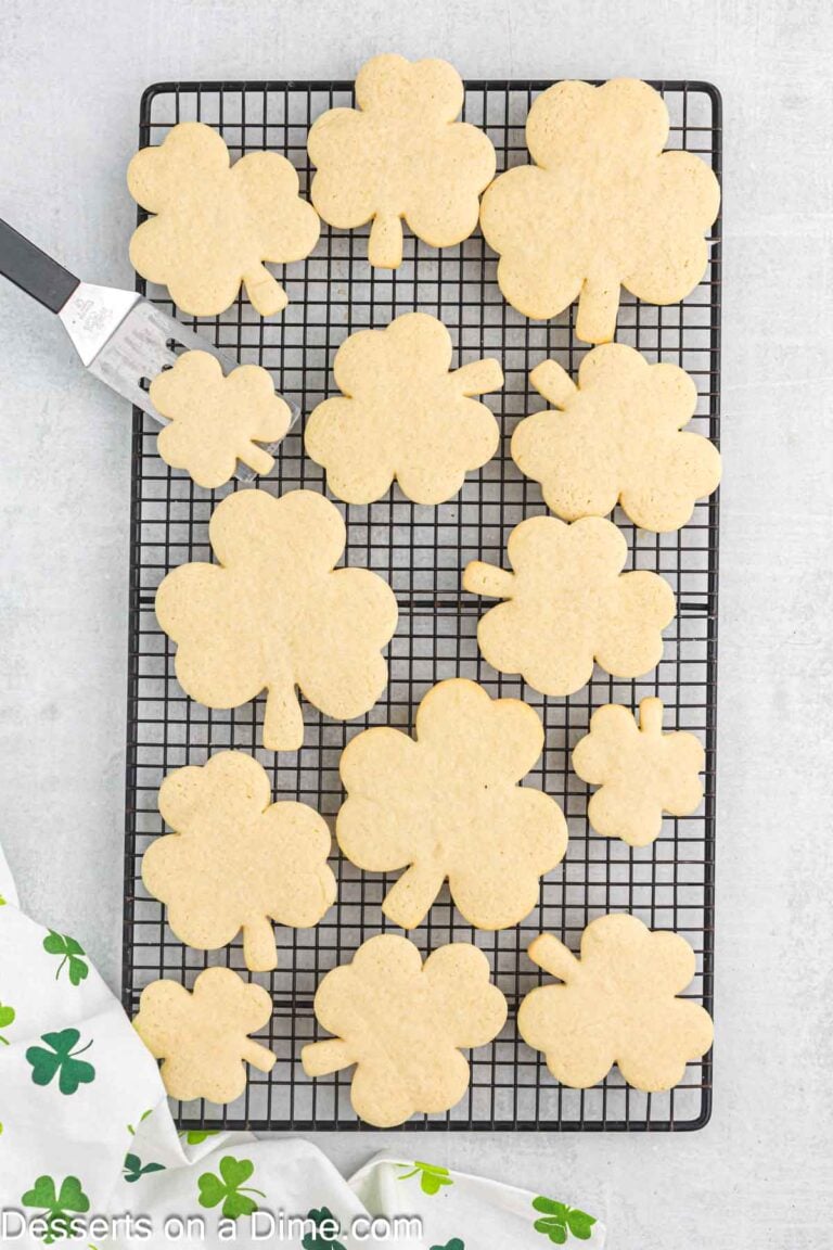 Shamrock Cookies - Desserts on a Dime