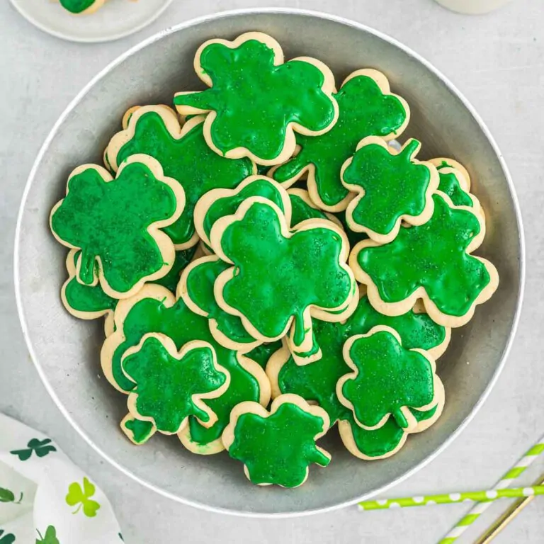 Shamrock Cookies - Desserts on a Dime