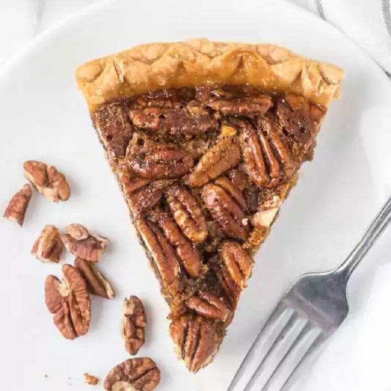 Easy Pecan Pie Recipe - Desserts on a Dime