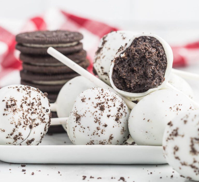 Oreo Cake Pops - Desserts on a Dime