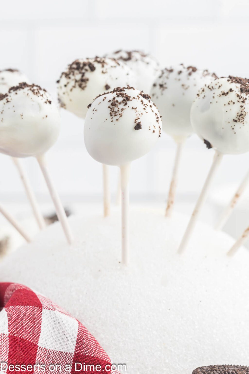 Oreo Cake Pops - Desserts on a Dime