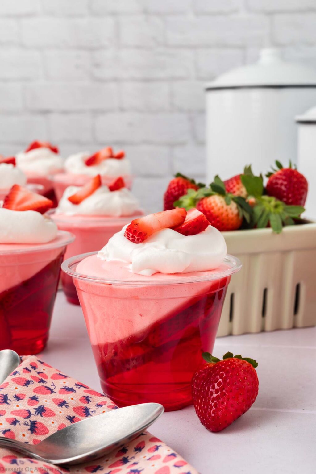 Strawberry Jello Parfaits - Desserts on a Dime