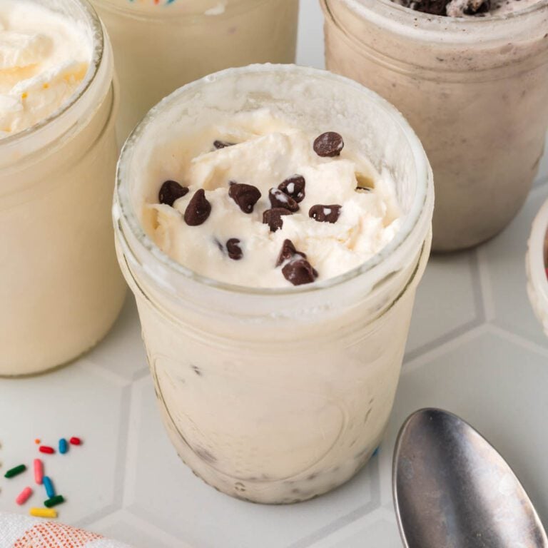 Mason Jar Ice Cream - Desserts on a Dime